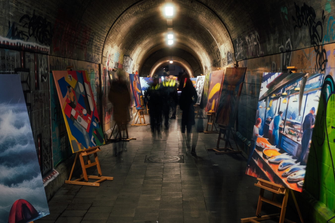 Obdachlose KI-Kunst: „Homeless Gallery“ ab sofort auf Hamburgs Straßen – Hinz&Kunzt